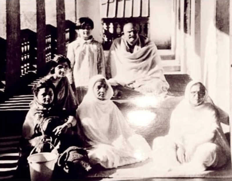 Sri Siddhi Ma and Jivanti Ma